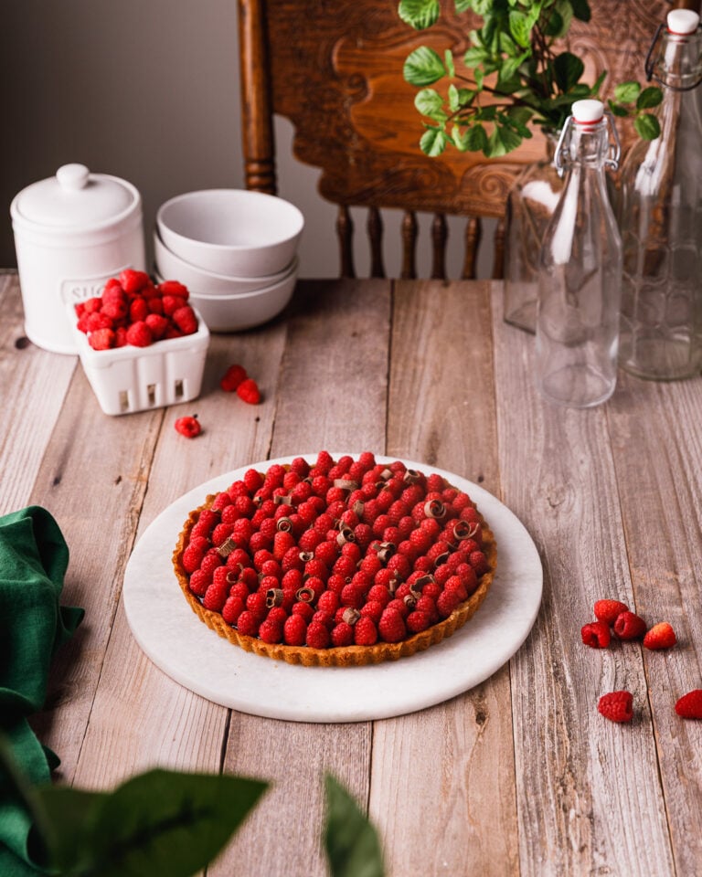 Delicious & Easy Raspberry Tart Recipe